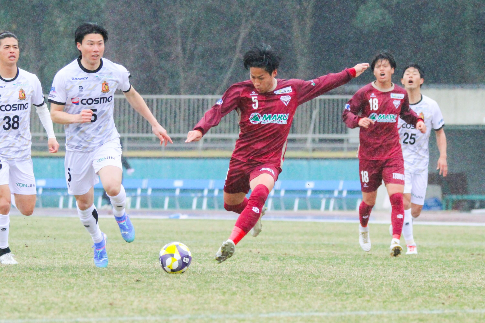 飛鳥FCが2025日本フットボールリーグ（JFL）ホーム開幕戦を開催！雨中の“カシリク“に393人のサポーターが集結！試合レポート | カシューWEB